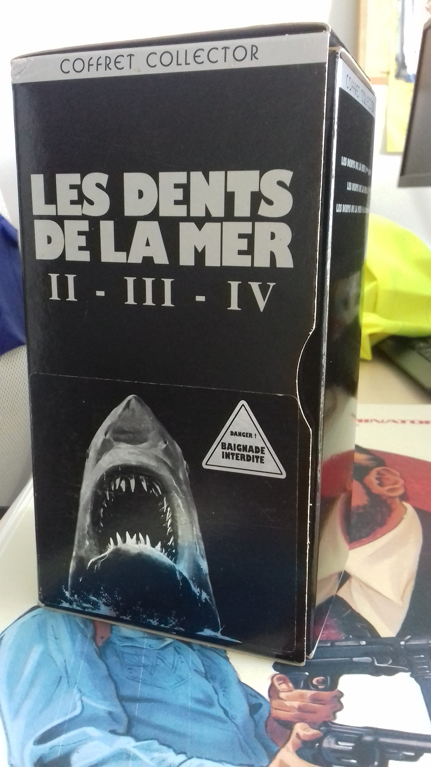 Jaws 3D » Blog Archive » Coffret VHS collector (2000/France) 2nd édition